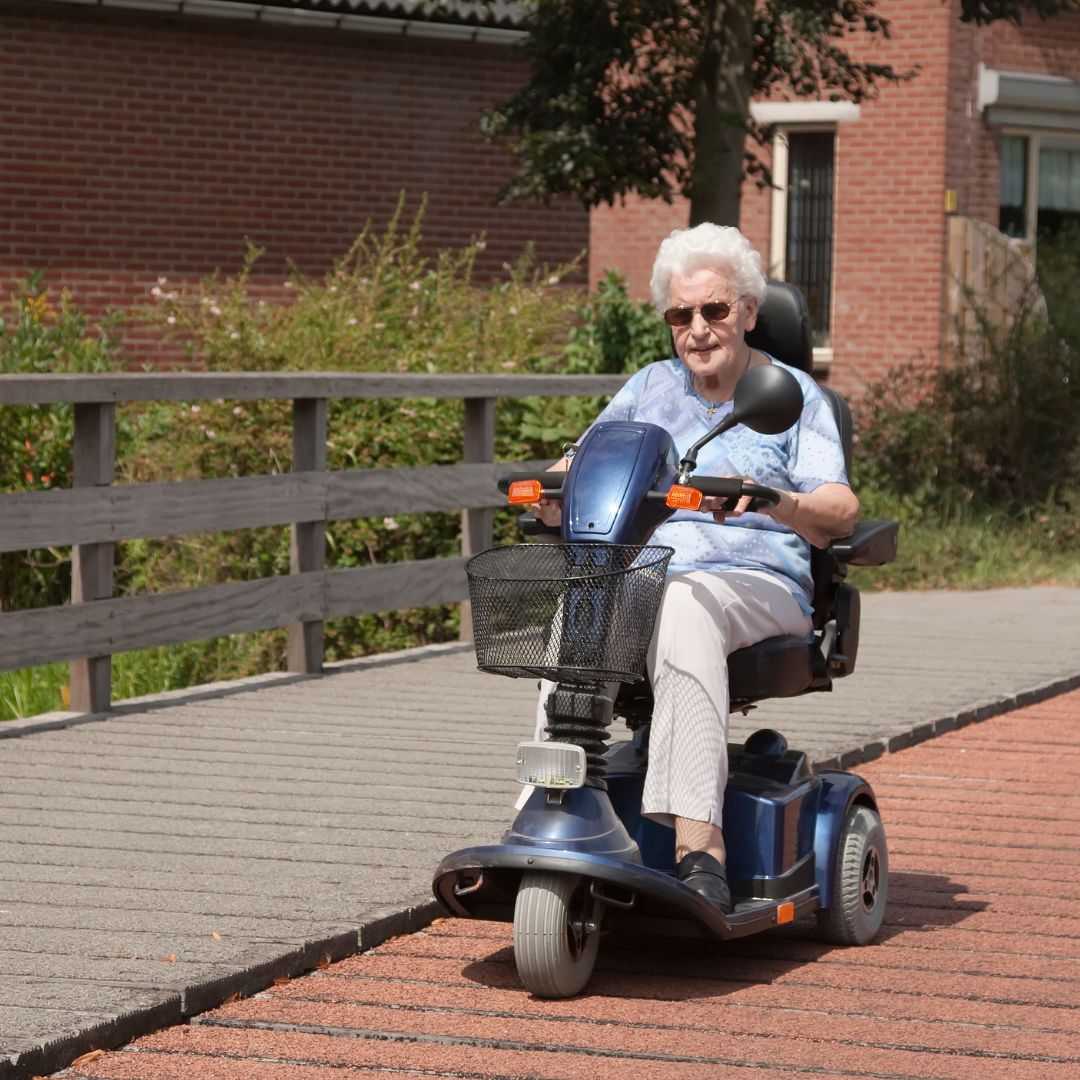 How to Use a Mobility Scooter: A Comprehensive Guide – MobilityX